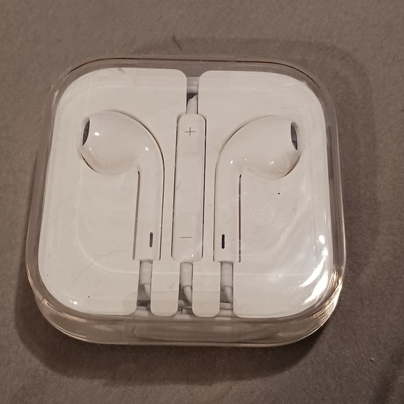 Apple | Headphones | New Apple Ear Buds | Poshmark